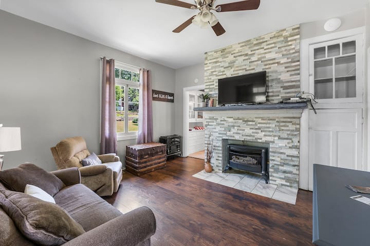 Arcadia Valley Bungalows #5 With Outdoor Pool - Taum Sauk Mountain State Park, Middle Brook
