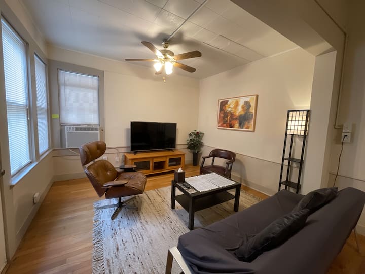 1322-1 Downtown Cozy High Ceiling Apartment - San Antonio, TX