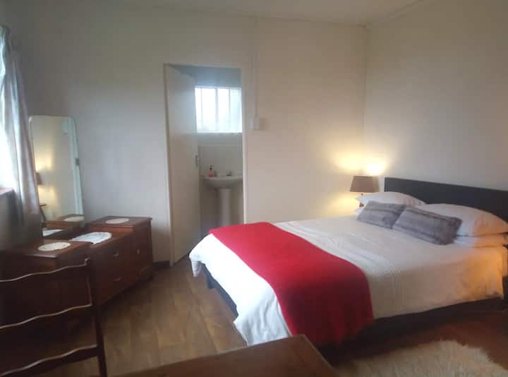 Verandah Ensuite, Own Entrance, Gletwyn Farmstay - Afrique du Sud