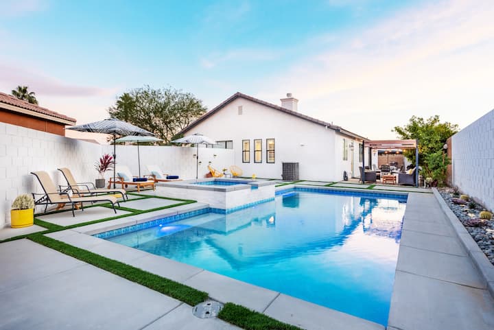 Pool/spa/game Room/bbq/ev Charger/chefs Kitchen! - Indio, CA