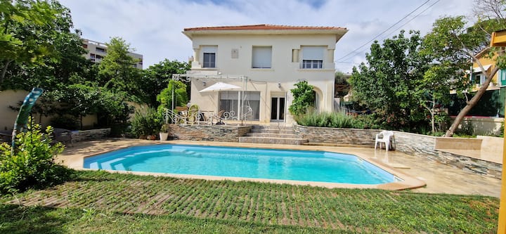 Villa Dans Un Quartier Calme Avec Grande Piscine - Marseille