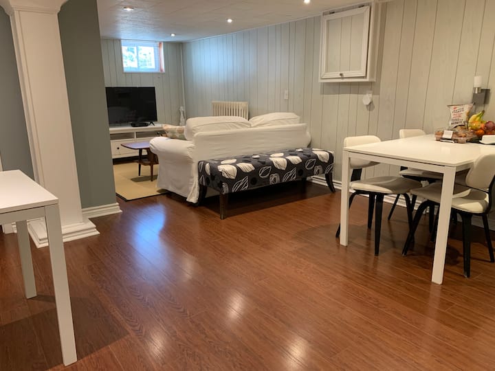 Spacious 1 Bedroom Suite On Subway Line! - Toronto