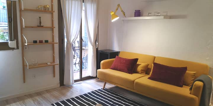 Cosy Flat In The Coolest Borough Of Barcelona - Barcelona