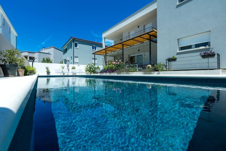 Eco Stay: Pool + Ev Charger - Bibinje