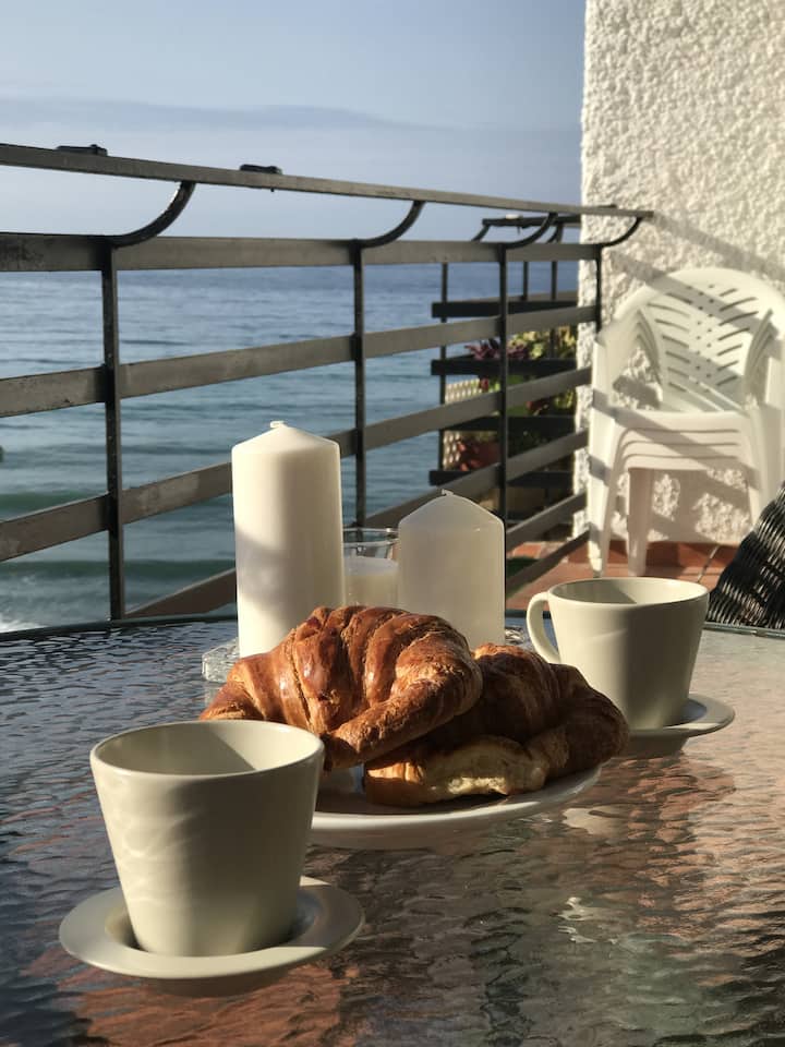 Mediterráneo  Piso En Paseo Marítimo  4 Pax - Marbella