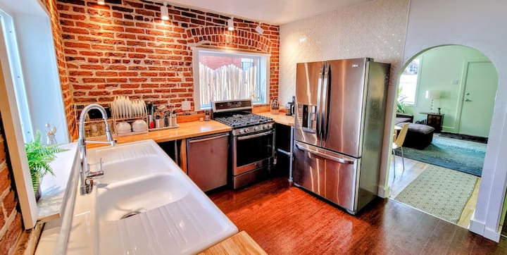 Updated Victorian Bungalow In Sunnyside - Denver, CO