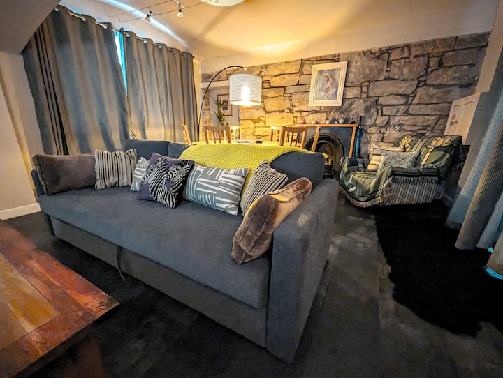 A Dedicated Airbnb Apartment - Edinburgh