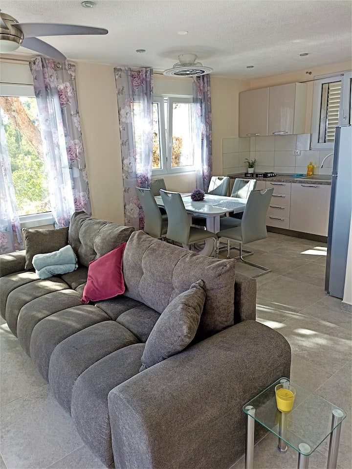 Sesula Bay Resort- House A2 - Maslinica