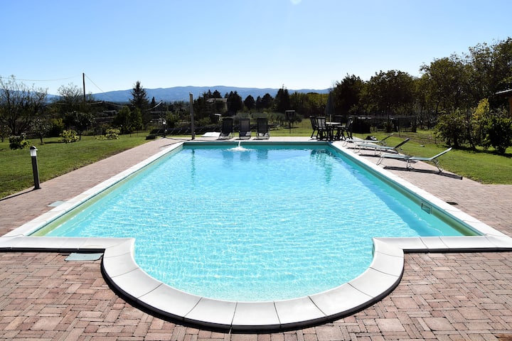 Elegante Alloggio Per 4 Ospiti Nel Verde Ad Assisi - Assisi