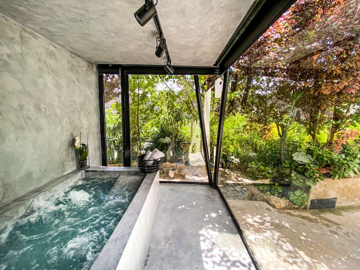 Xuq Group: Cave Villa Grotta - Alcalá del Júcar