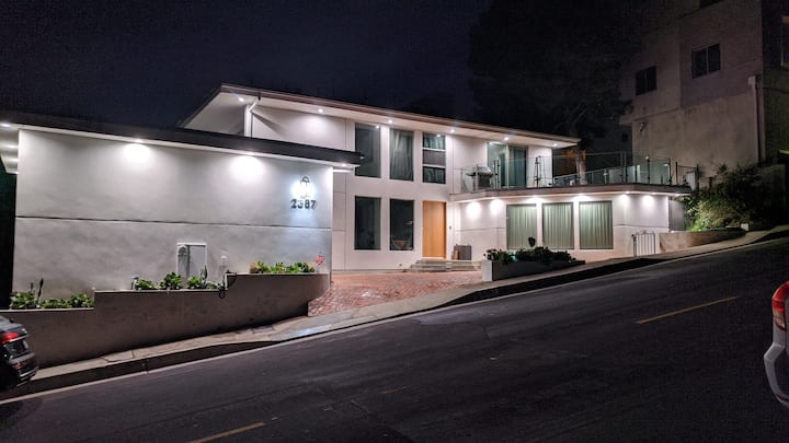 Private Guest House - Top Of Hollywood Hills - Los Angeles, CA