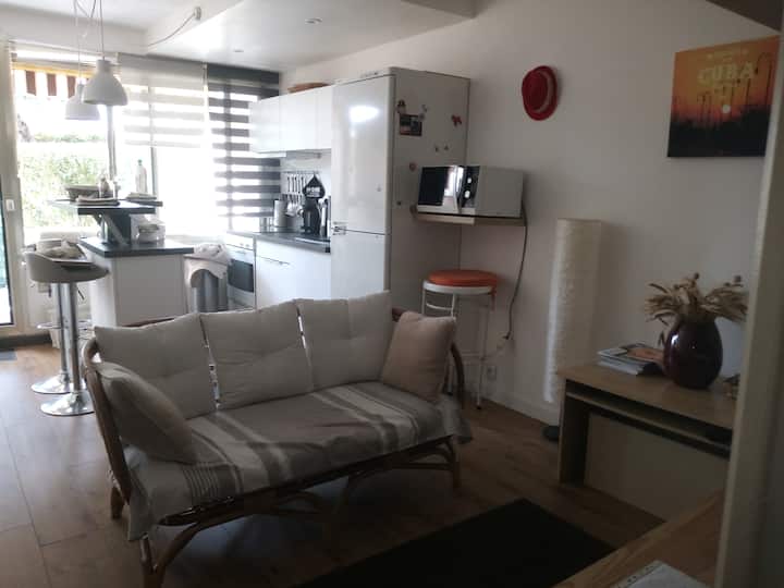 Deux Pièces Au Calme Avec Jardin Privatif - Vence