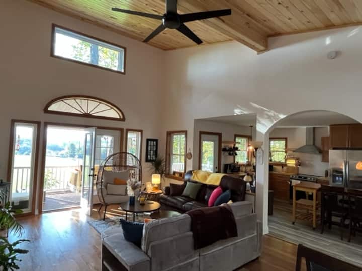 Enchanting, Cozy With A View - Luray, VA