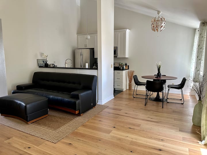 Stylish & Spacious Kingbed Apt In Prime Location! - University City - San Diego