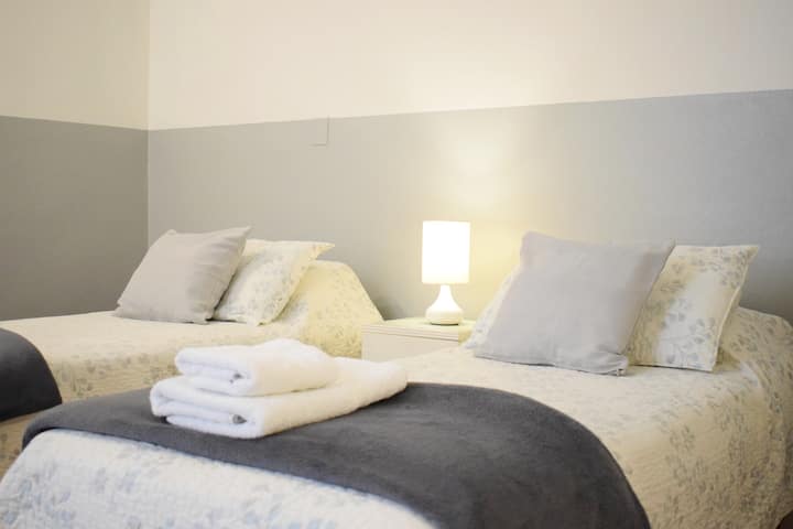 Local Vibe In Hostel's Single Private Room - Buenos Aires