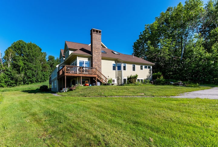 Large 4 Bedroom 3.5 Bathroom Townhouse - Jackson, NH