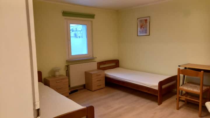 Apartment Mit Küche, Dusche, Balkon In Junkersdorf - Cologne