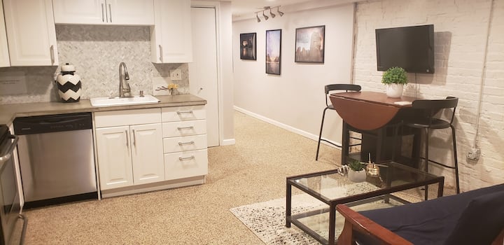 Two Bedroom Modern Apt In The Heart Of Dc - Washington, D.C.