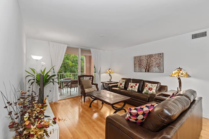 Cozy & Beautiful Waterfront Apartment - Aventura