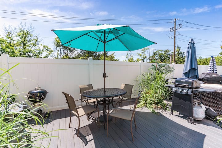 Serene Coastal Getaway: 3br Townhouse - Dewey Beach, DE