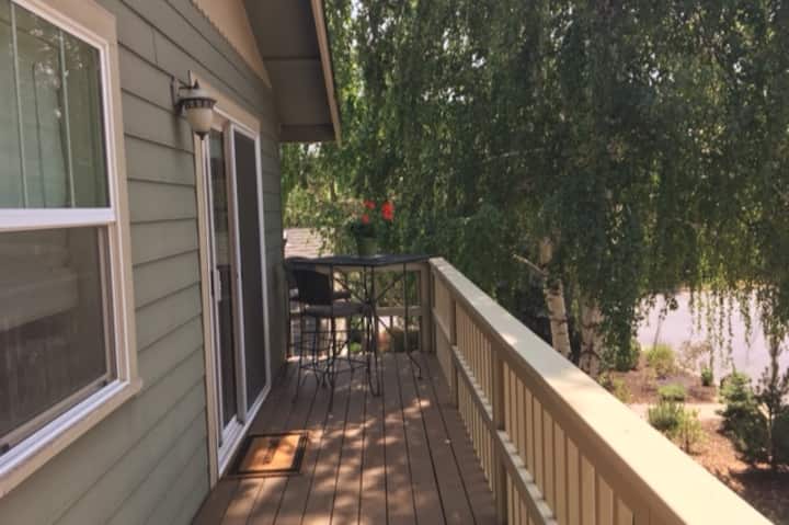 West Bend Hillside Studio - Bend, OR