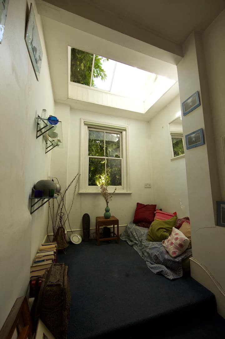Rustic-style Single Room In Quiet, Charming House - London