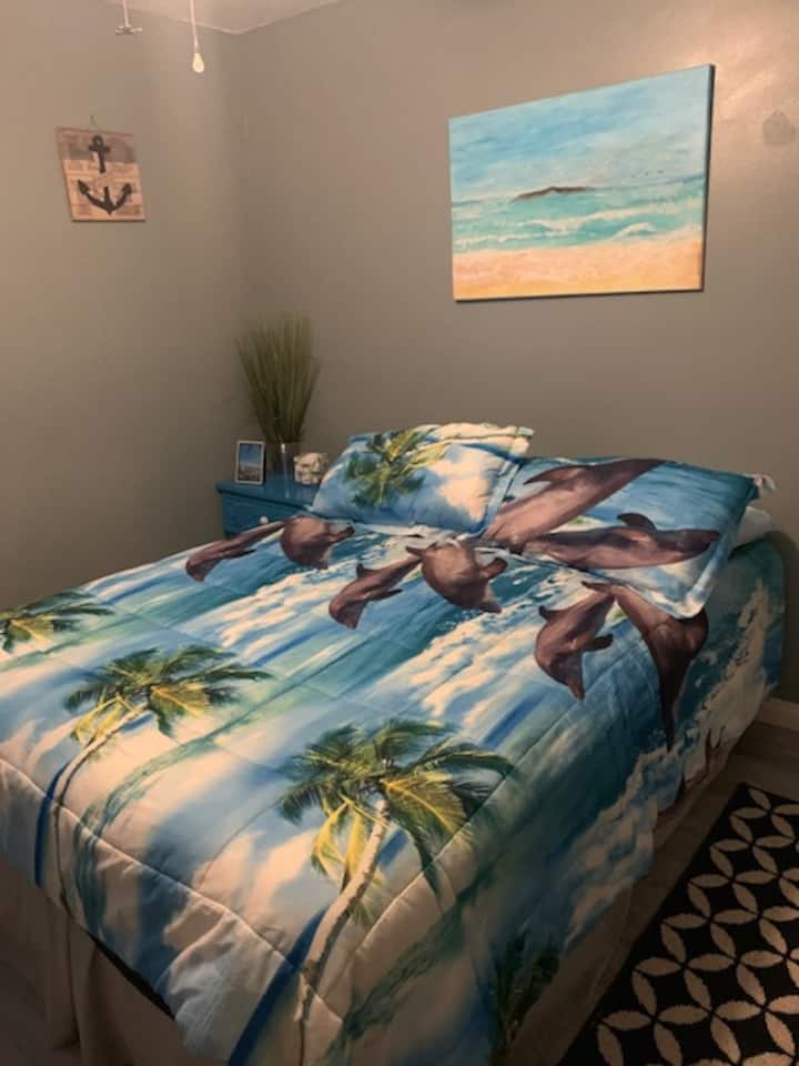Two Rooms With A Private Bathroom In Our House - Oxnard, CA