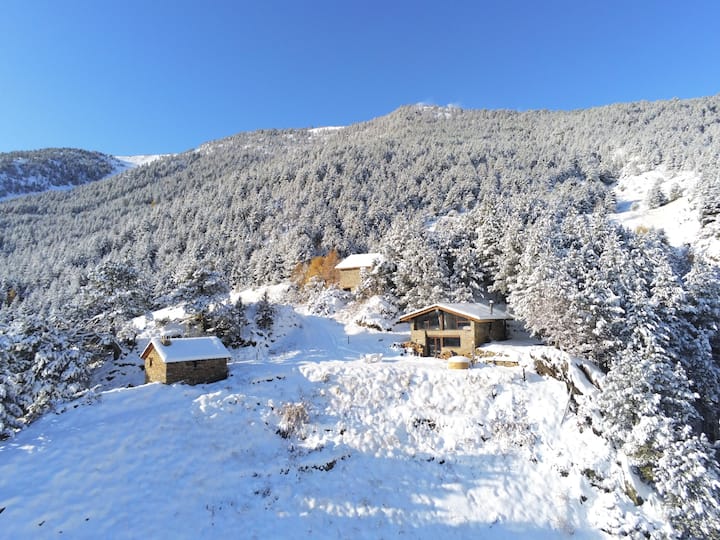 Magic Borda Cremat. Cardemeller Hut4-005018 - Andorra