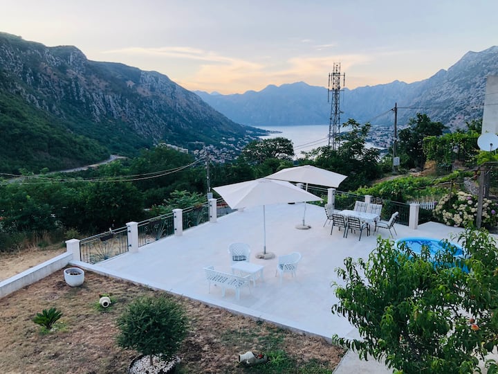Spacious 2br Apartment With Big Balcony - Kotor
