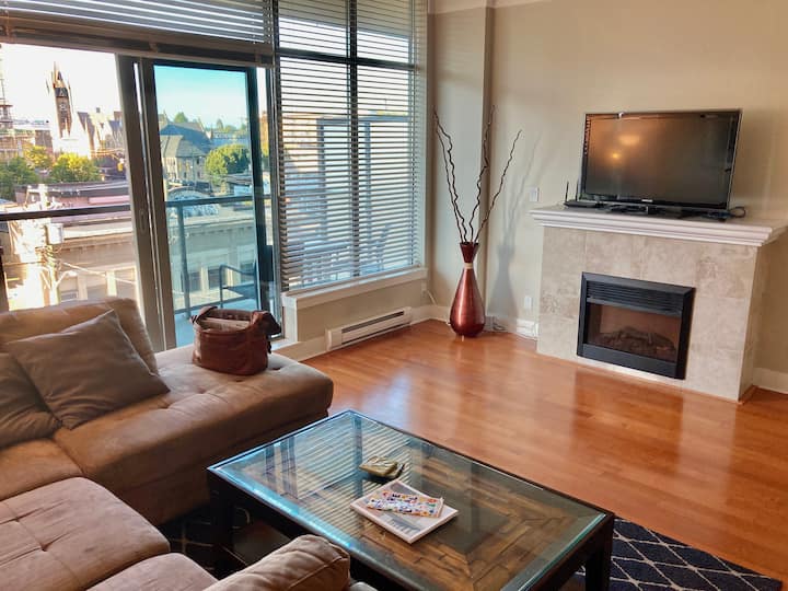 Beautiful Private Condo Space - Monthly Rental - Victoria, Canada
