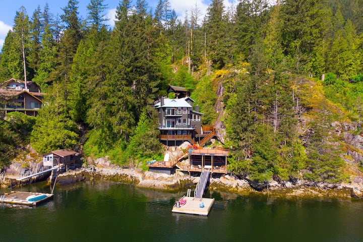Stunning Deep Cove Waterfront Estate - Coquitlam