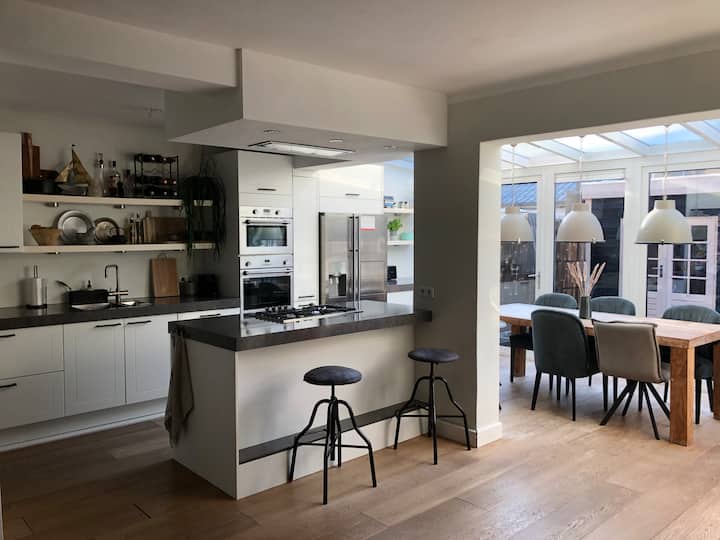 Modern And Stylish Family Home With Free Parking - Amsterdam