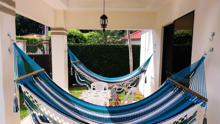 Cozy Home In A Secure Gated Community - Managua