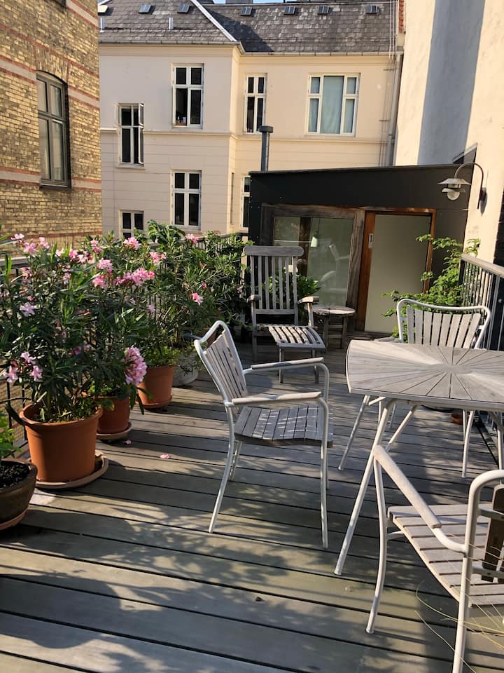 Central Town House - Huge Private Sunny Rooftop - Copenhaguen