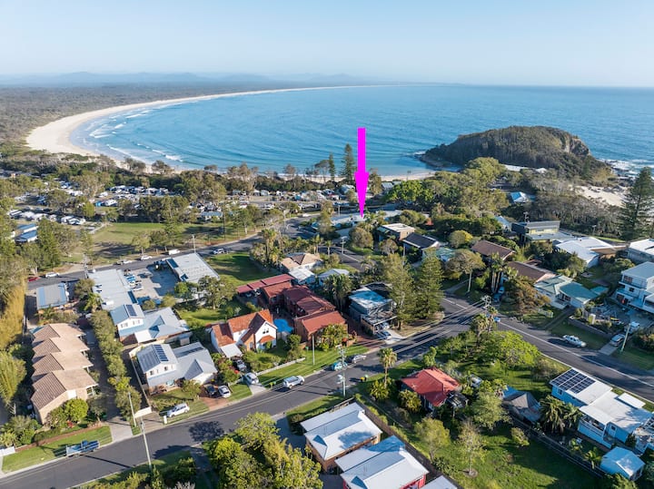 Beach Apartment - Unit 1 - Scotts Head