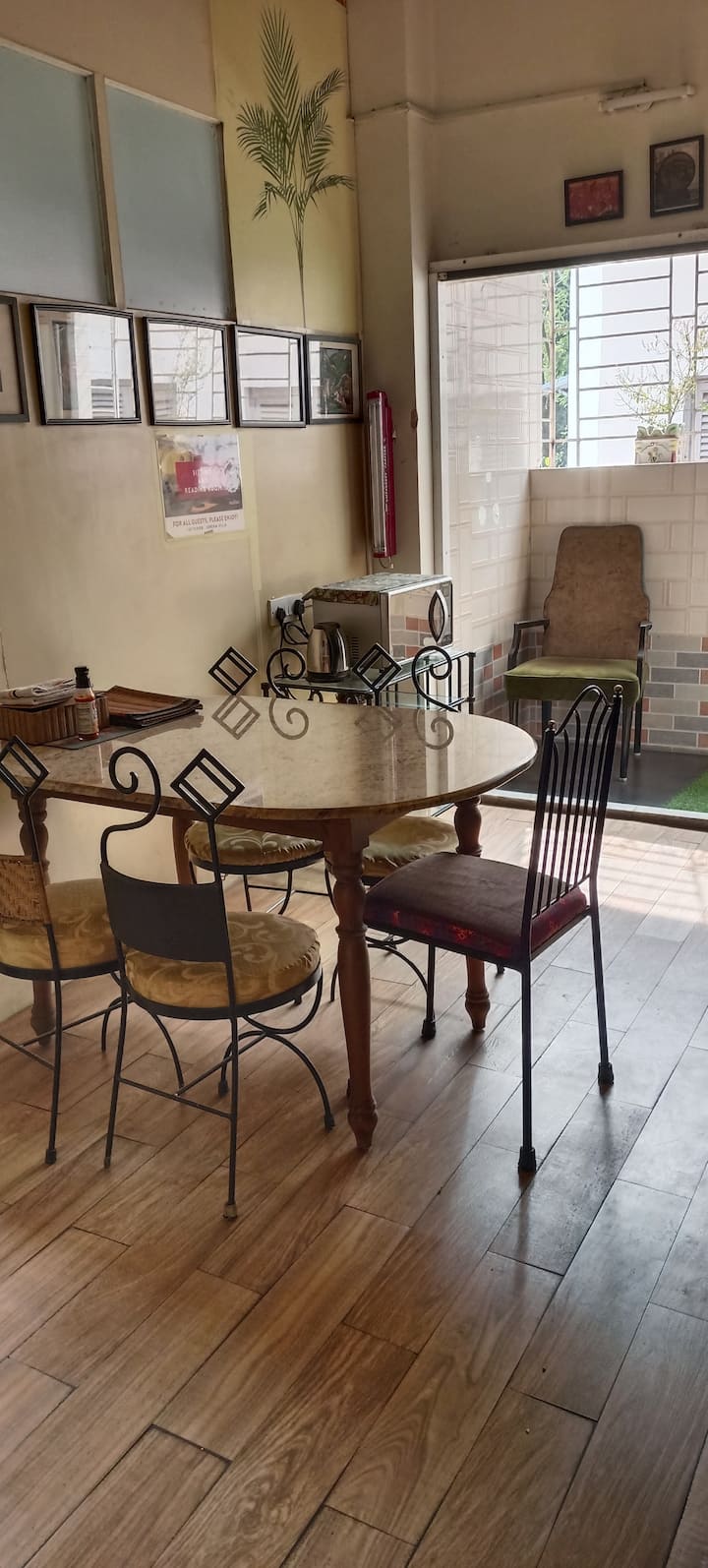 Contemporary|attched Patio|courtyard|wi Fi|brkfast - 캘커타