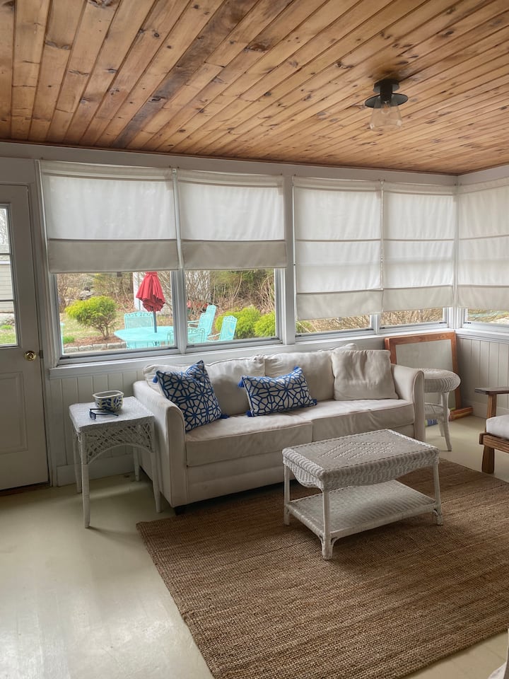 The 'Tage - Suffolk County, NY