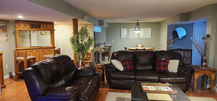 Bright, Spacious 2 Bedroom Apartment - Grimsby