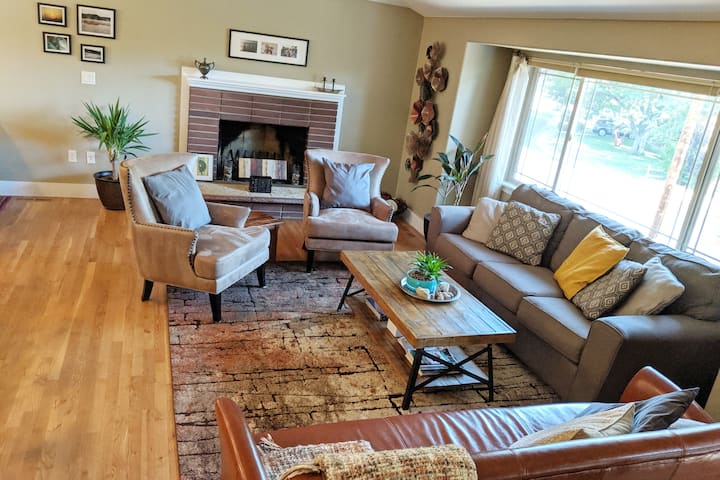 Spacious Comfortable And Cozy Home Away From Home - Boulder, CO