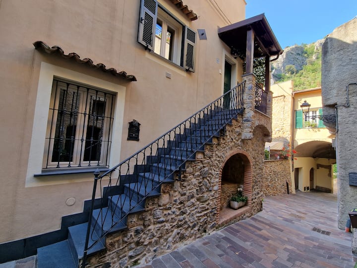 Multi-level House Marrakech Whit Terrace - Albenga