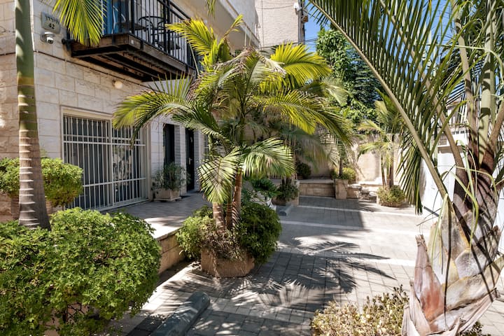 Boutique Building | Up To 7 Apartments | Parking - Israel