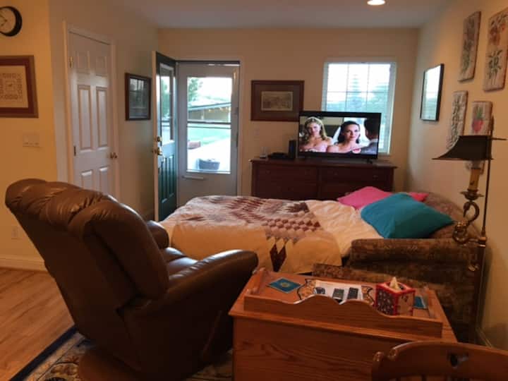 Private Cottage - Fort Collins, CO