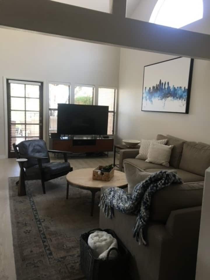 El Paseo Village Newly Renovated Condo - Palm Desert, CA