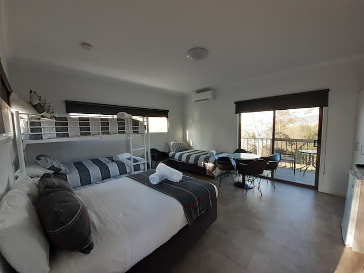 Buchan Motel Family Room 1 - Snowy River National Park