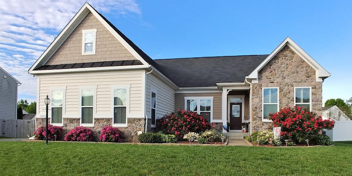 Huge Private 1 Bedroom Apartment - Best Value! - Fredericksburg, VA