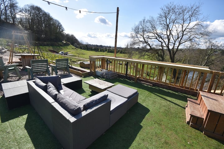 Rural & River Views, Hot Tub & 10 Min Walk To Town - Worcestershire