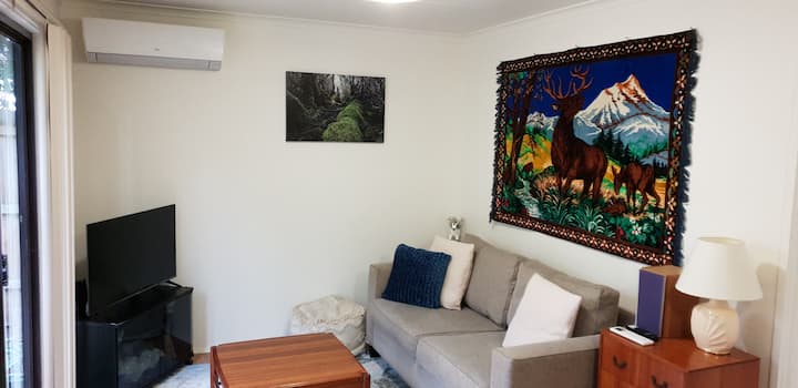 Self Contained Bungalow In Suburban Backyard. - Bayswater