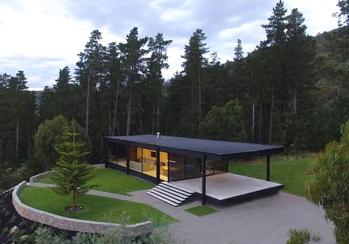 Glass House Set On 21 Acres Overlooking Eildon. - Jamieson