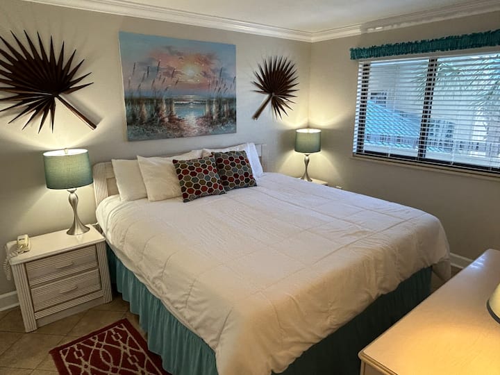 Booking Vacations: July 27- Aug 2 Available - Destin