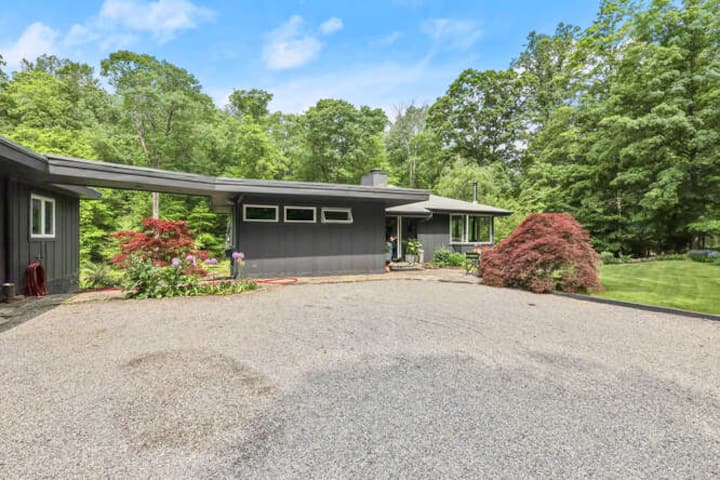 Secluded Mid-century Modern Home - Croton-on-Hudson, NY